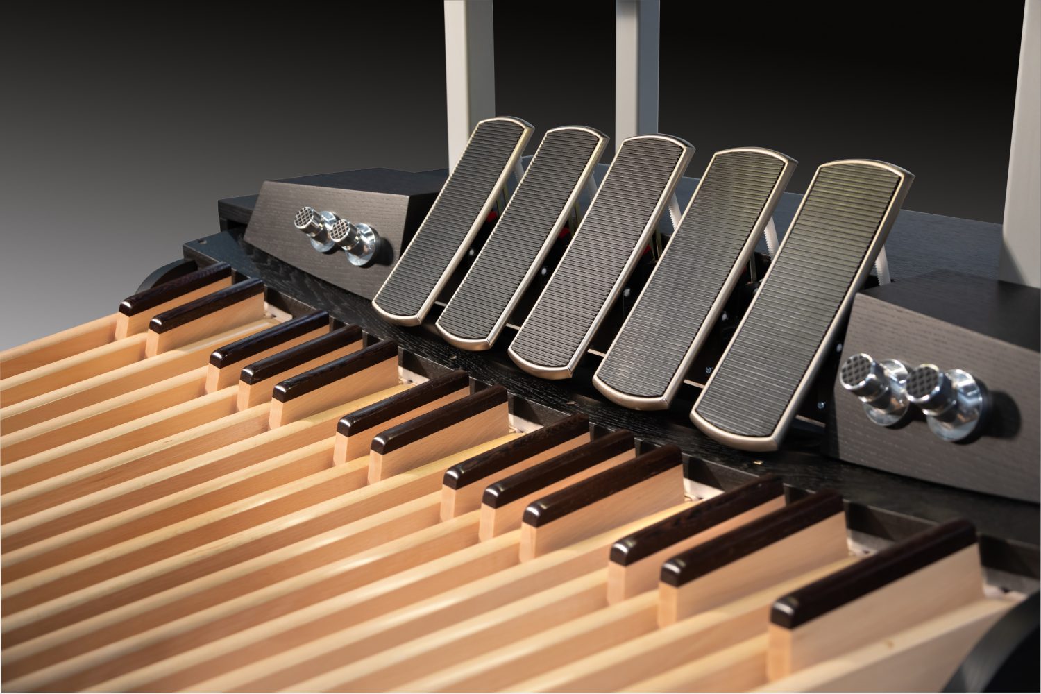 Electronic organ with pedal | High quality organs by Mixtuur.nl