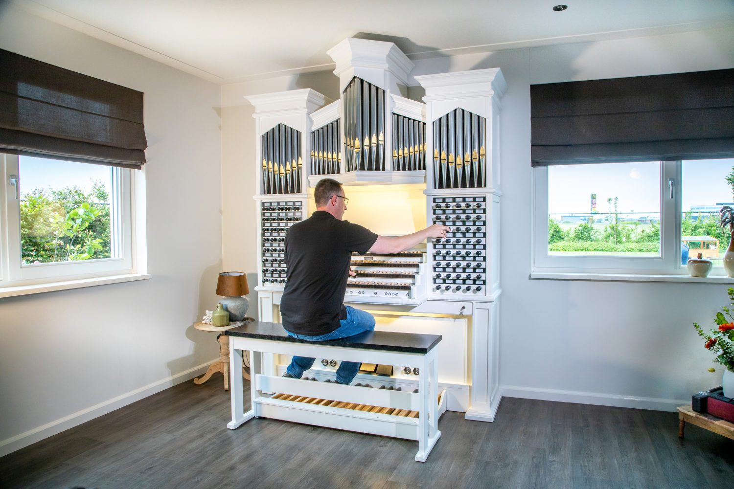 Looking for a small pipe organ? Mixtuur offers the ideal solution